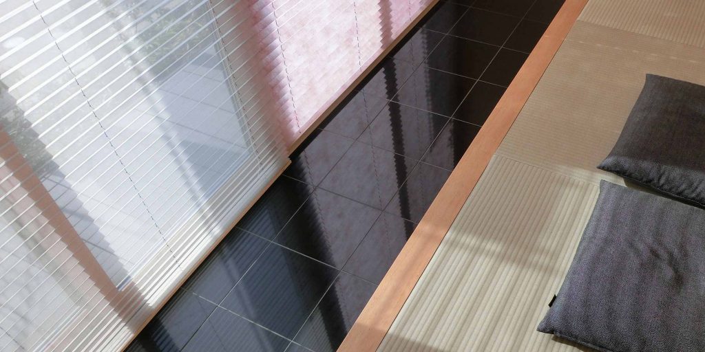 【屋内床】御影石 山西黒（本磨き） | 施工事例 | RIVIERA デザインタイル・天然石のリビエラ株式会社